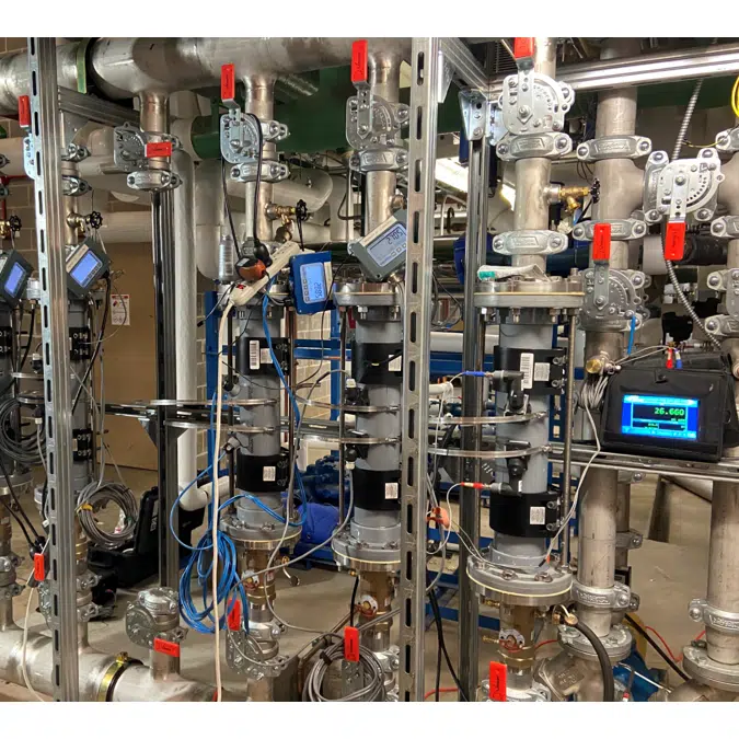 Objetos BIM - ¡Descarga gratis! HW CSI Rack - HW-R2QFW16-2C | BIMobject