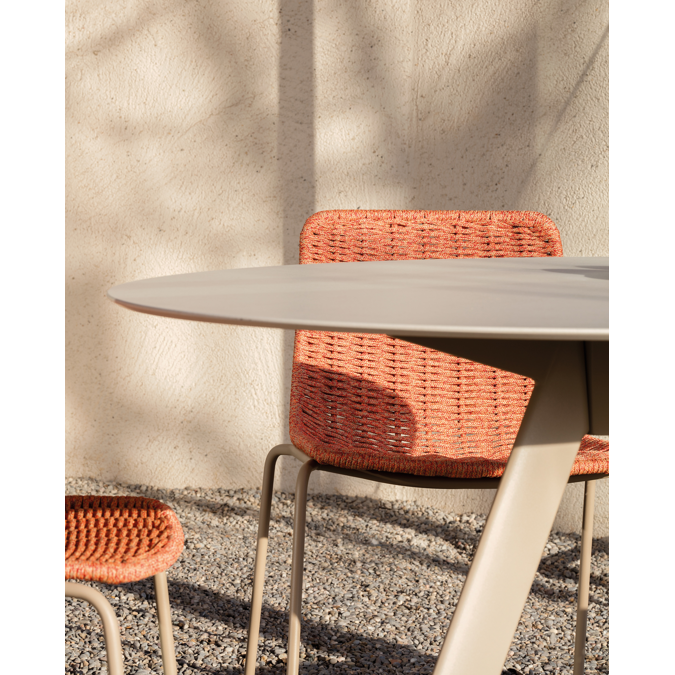 BIM objects - Free download! Atrivm outdoor round dining table | BIMobject